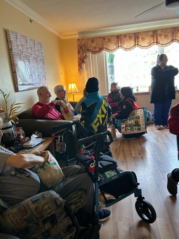 Décembre 2024:Une belle visite au Foyer Côte d'Or pour les élèves de la ...